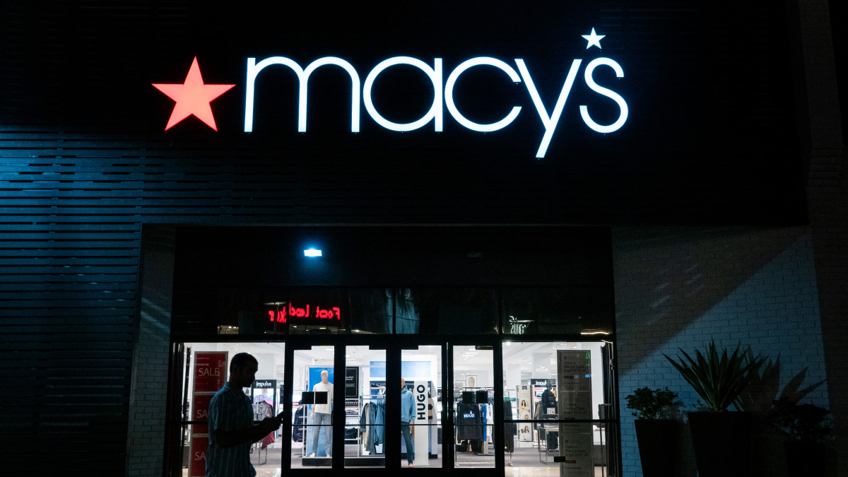 Macy’s has a ‘beautiful’ $115 heart-shaped necklace on sale for $29 ...