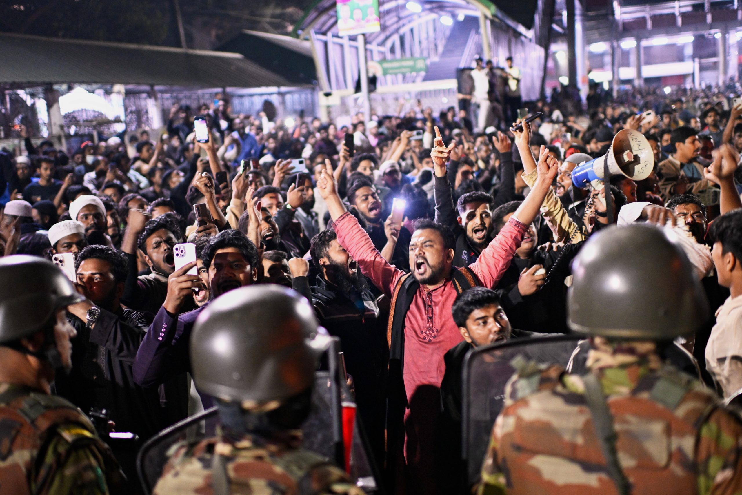 Bangladesh protests: Osman Hadi's body reaches Dhaka; presses go quiet ...