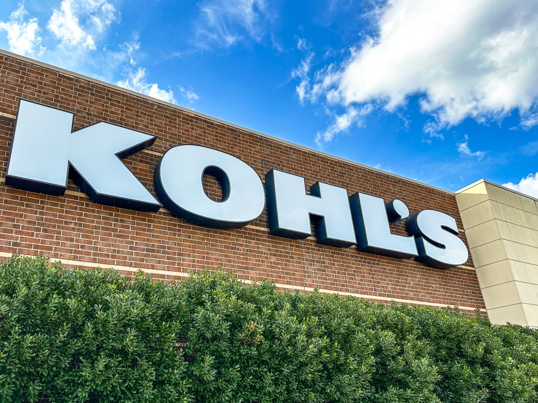 Kohl's has a 16-piece glass food storage Pyrex set shoppers say is ...