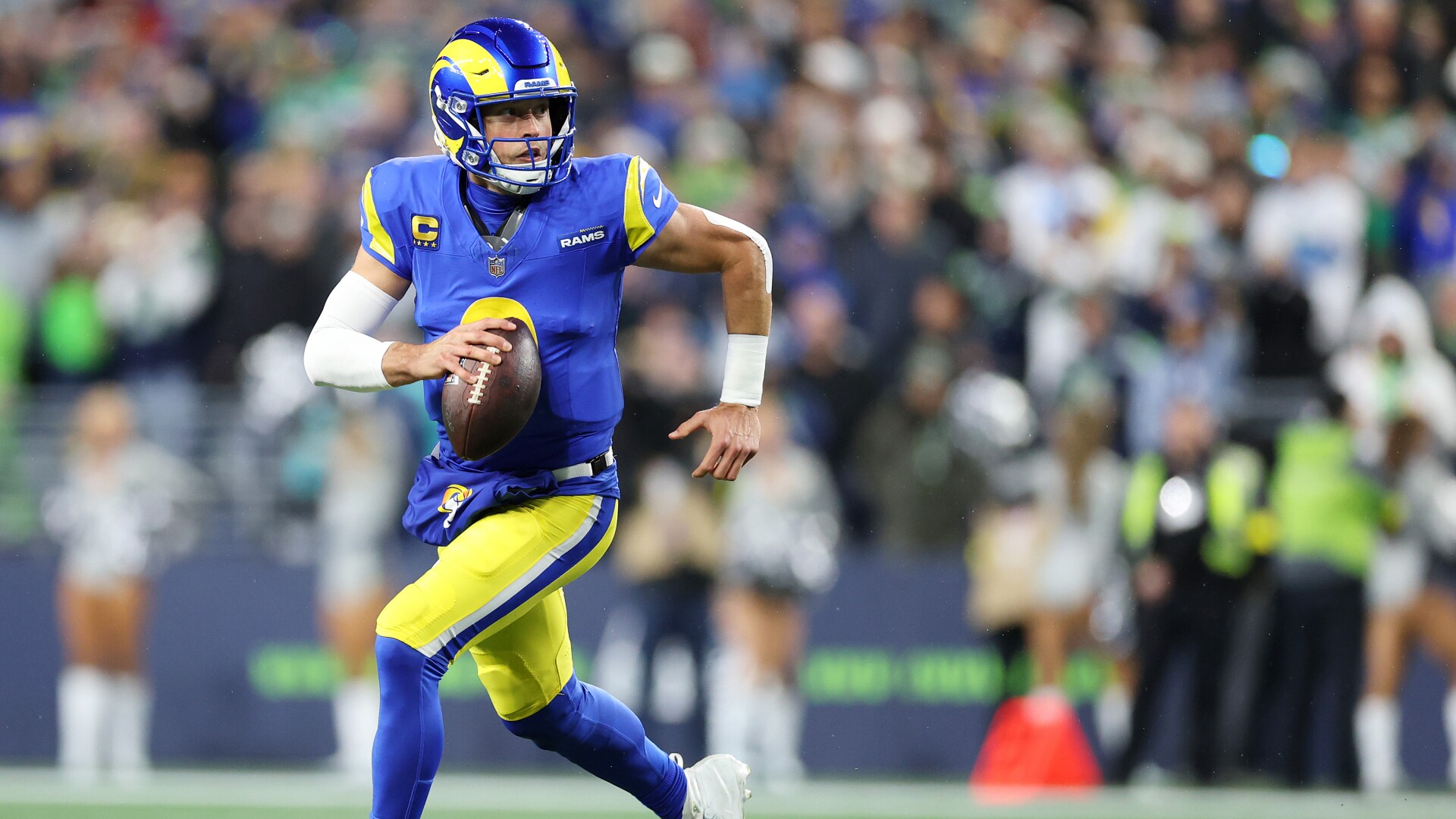 Rams take 13-7 lead over Seahawks with Matthew Stafford TD pass