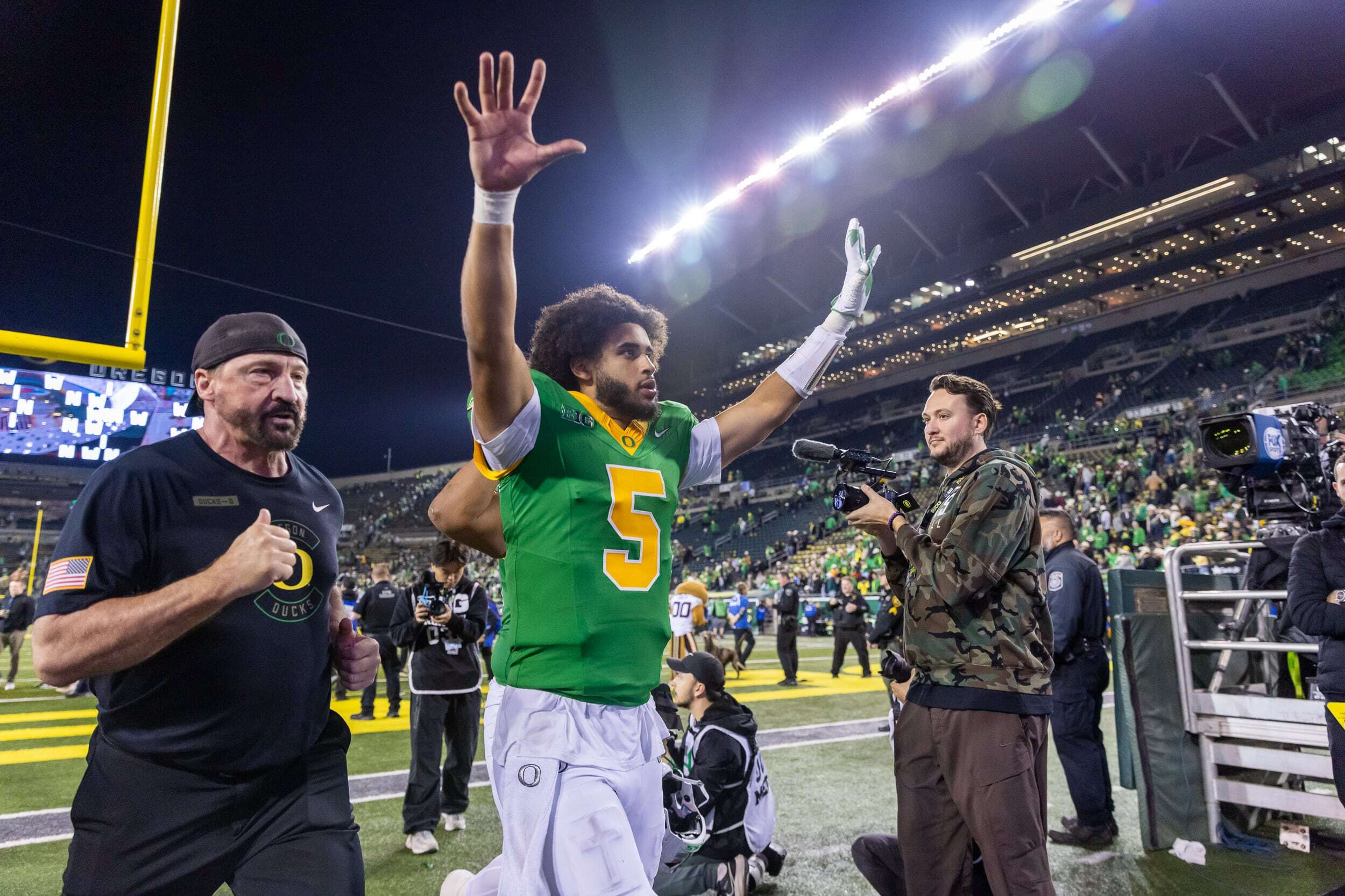 Where does Oregon QB Dante Moore stand on NFL draft heading into ...