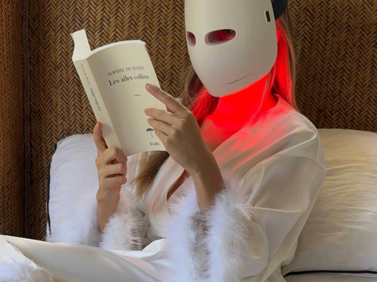 The red light face mask behind Kendall Jenner’s glowy, bouncy skin ...