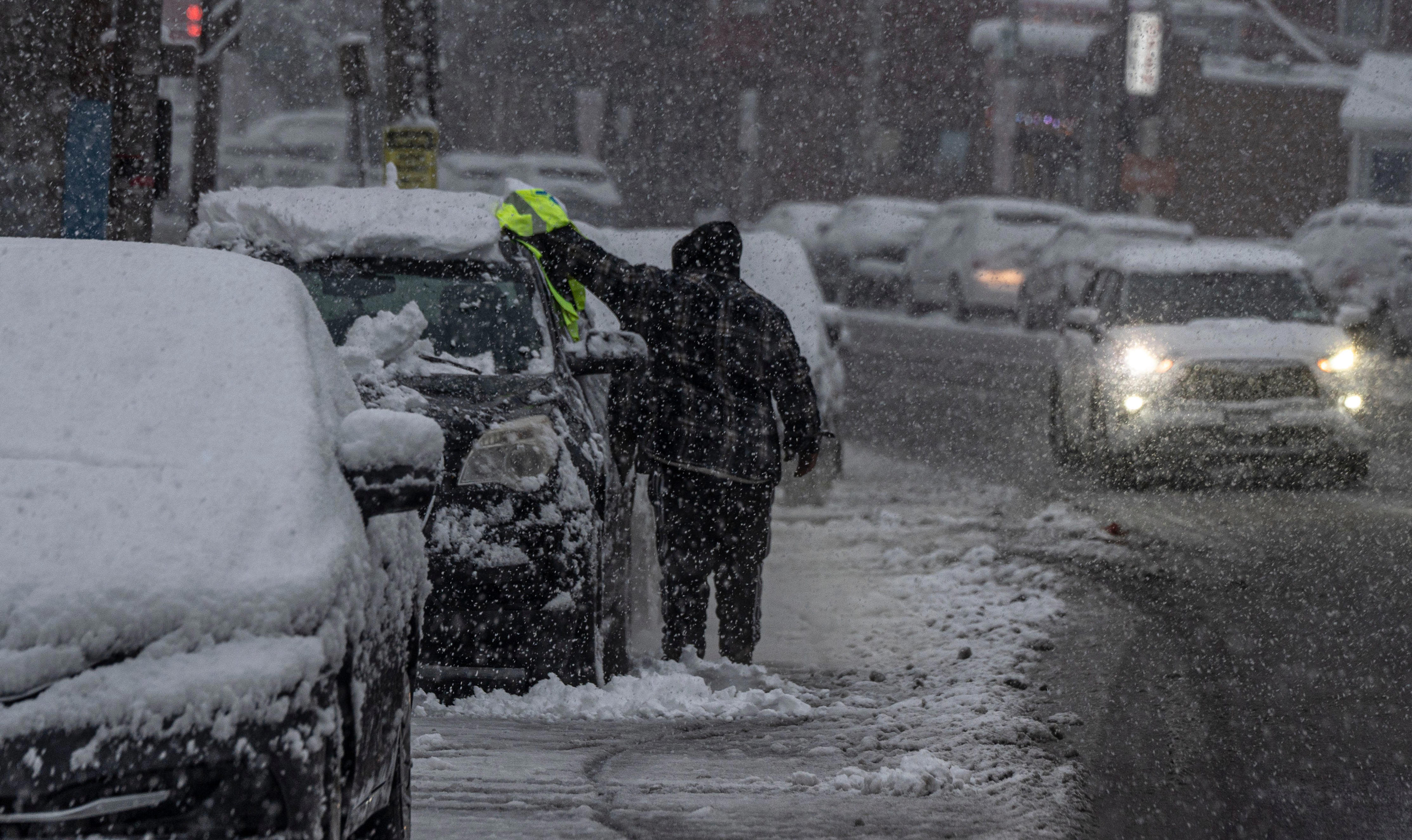 New York City braces for winter storm onslaught