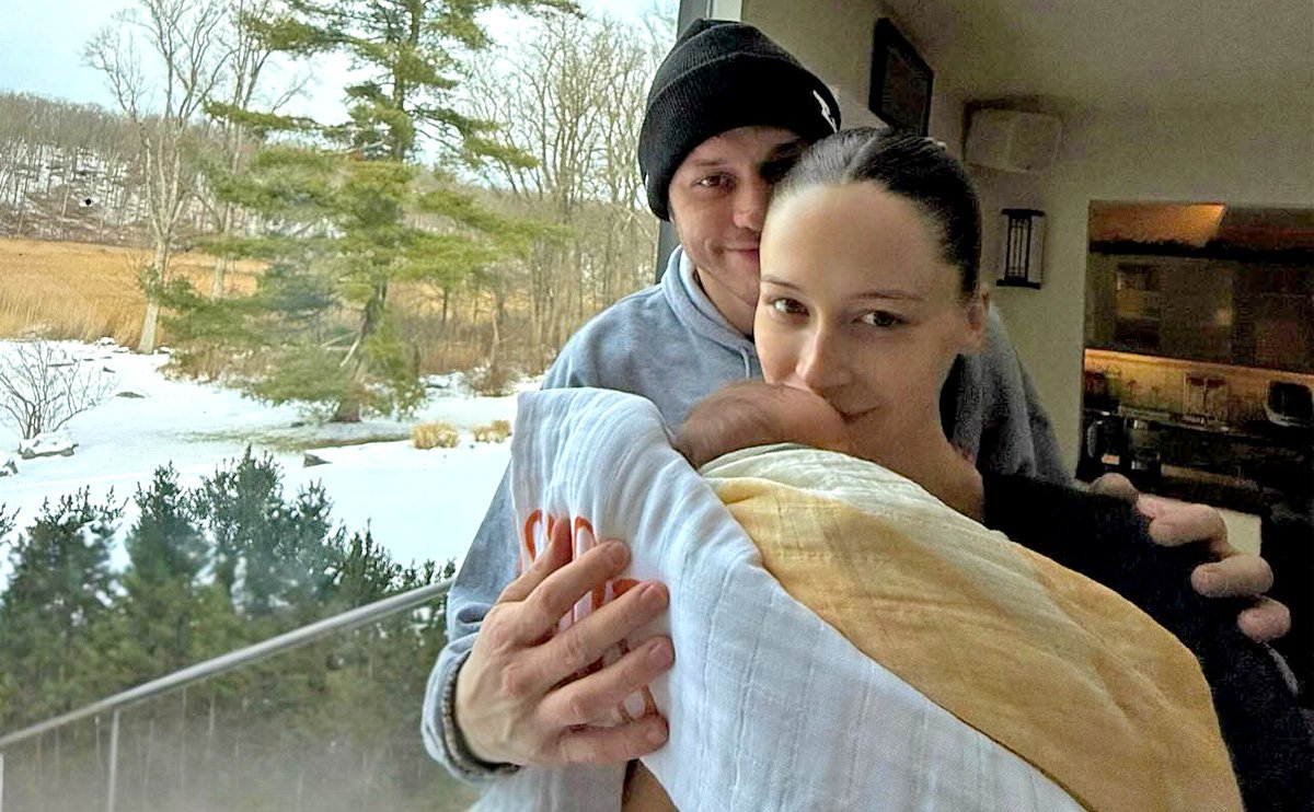Pete Davidson honours late father after baby's birth