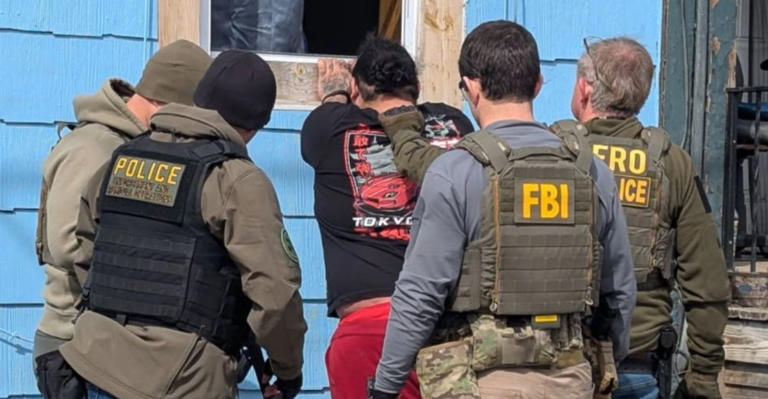 ICE raids 17-year Mexican chain—restaurants close as workers disappear