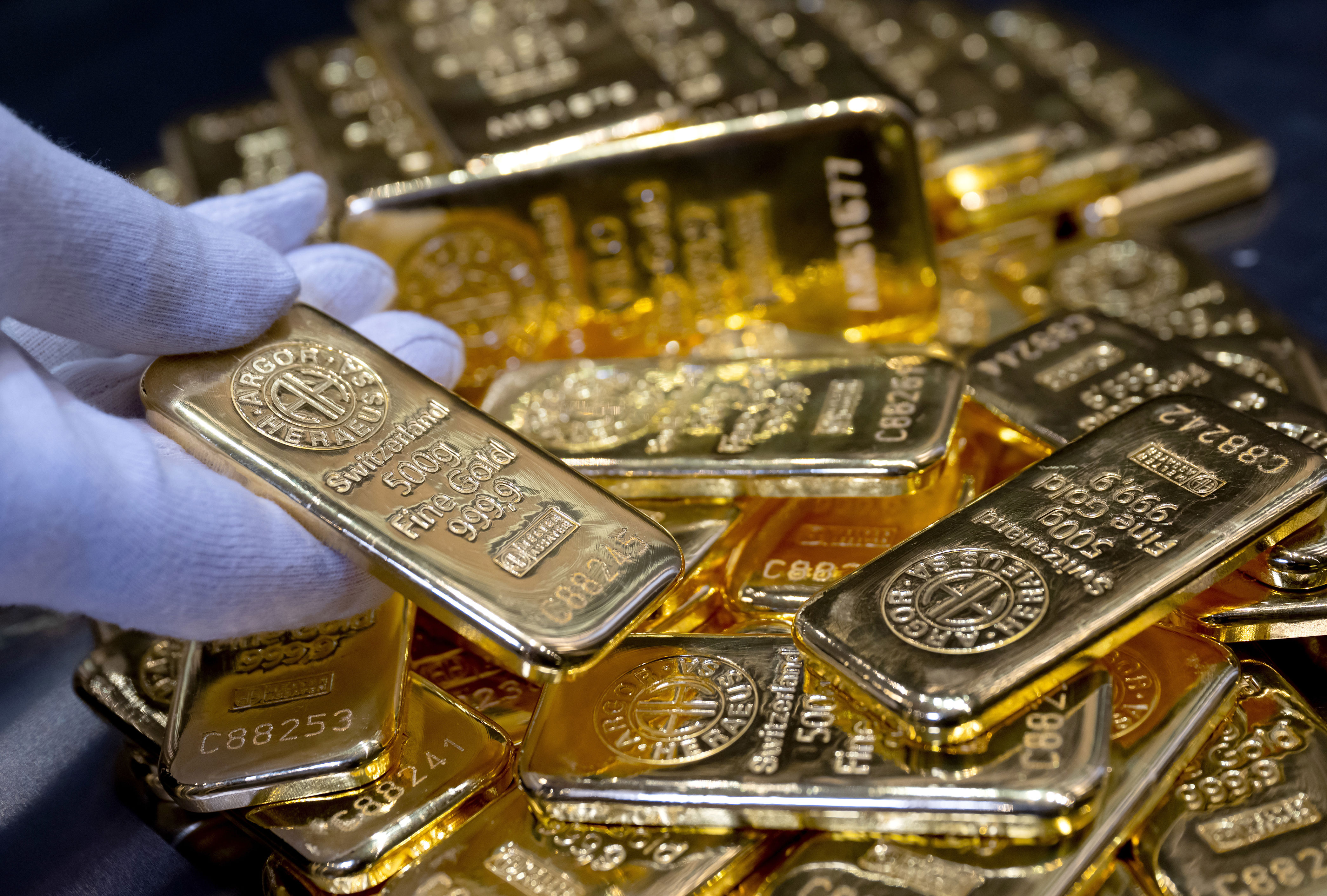 Goldman Sachs sees gold at $4,900 by December 2026