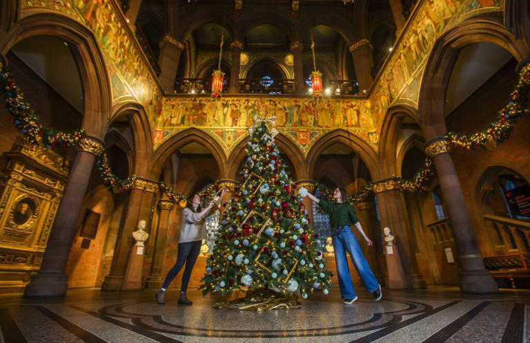 Portrait gallery’s Jacobite-inspired Christmas tree