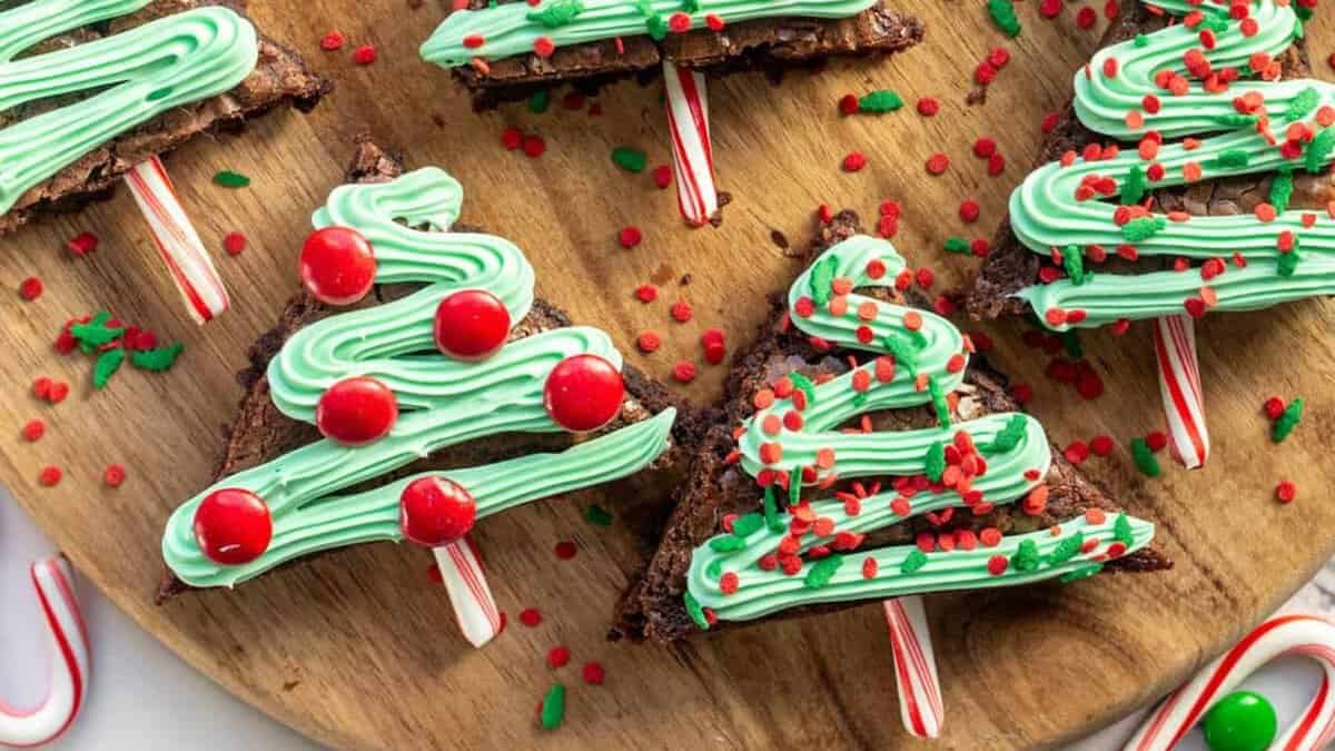 The cutest Christmas tree brownies made with a simple box mix