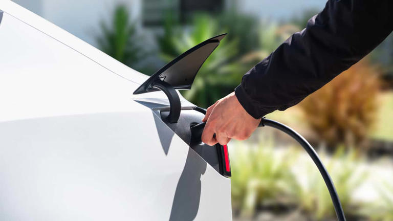 Informazioni più chiare su autonomia e batterie: l’impegno delle case