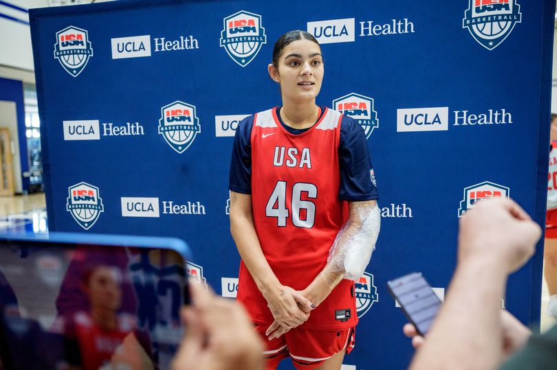 Lauren Betts makes her feelings clear on sister Sienna finally making ...