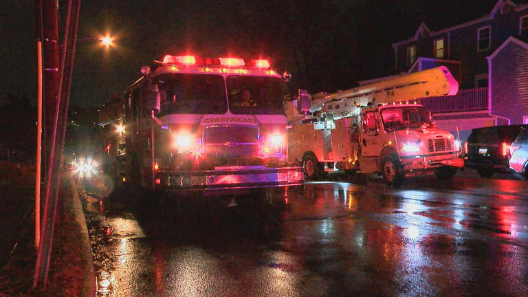 5 residents, 1 dog displaced in Walnut Hills fire