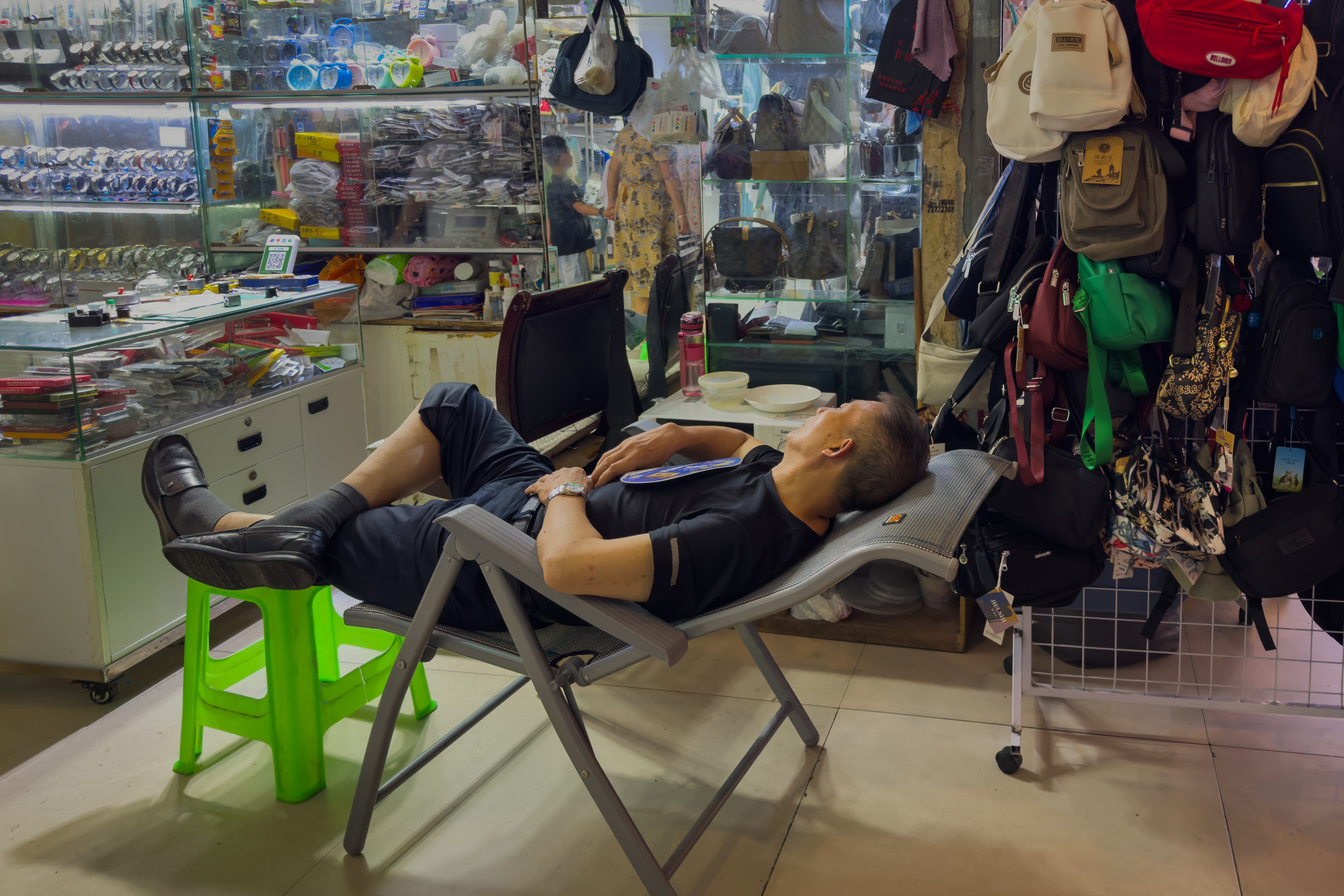 China raises retirement age amid population crisis