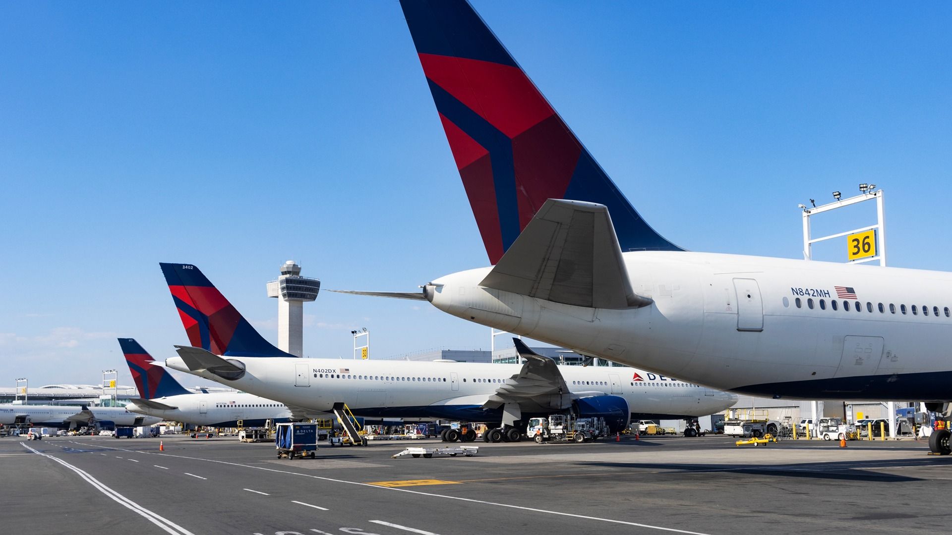 Washington ATC facility evacuation prompts severe traffic jam & delays ...