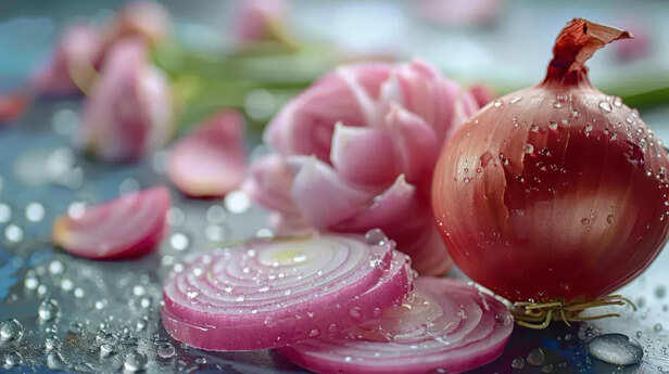 How to use onion juice for hair growth without the strong smell