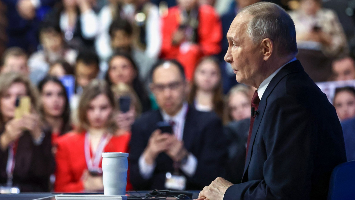 Οι Ρώσοι ρωτούν τον Πούτιν: Τα Μοσχοβίτικα αγγούρια, η ψυχή του Στάλιν ...