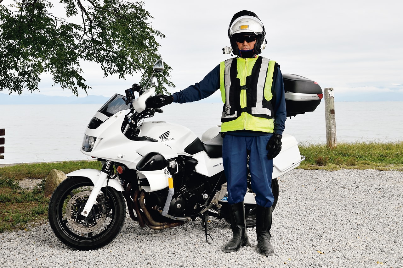 白バイ風CB1300で防犯族として活動守るは地域の交通安全!