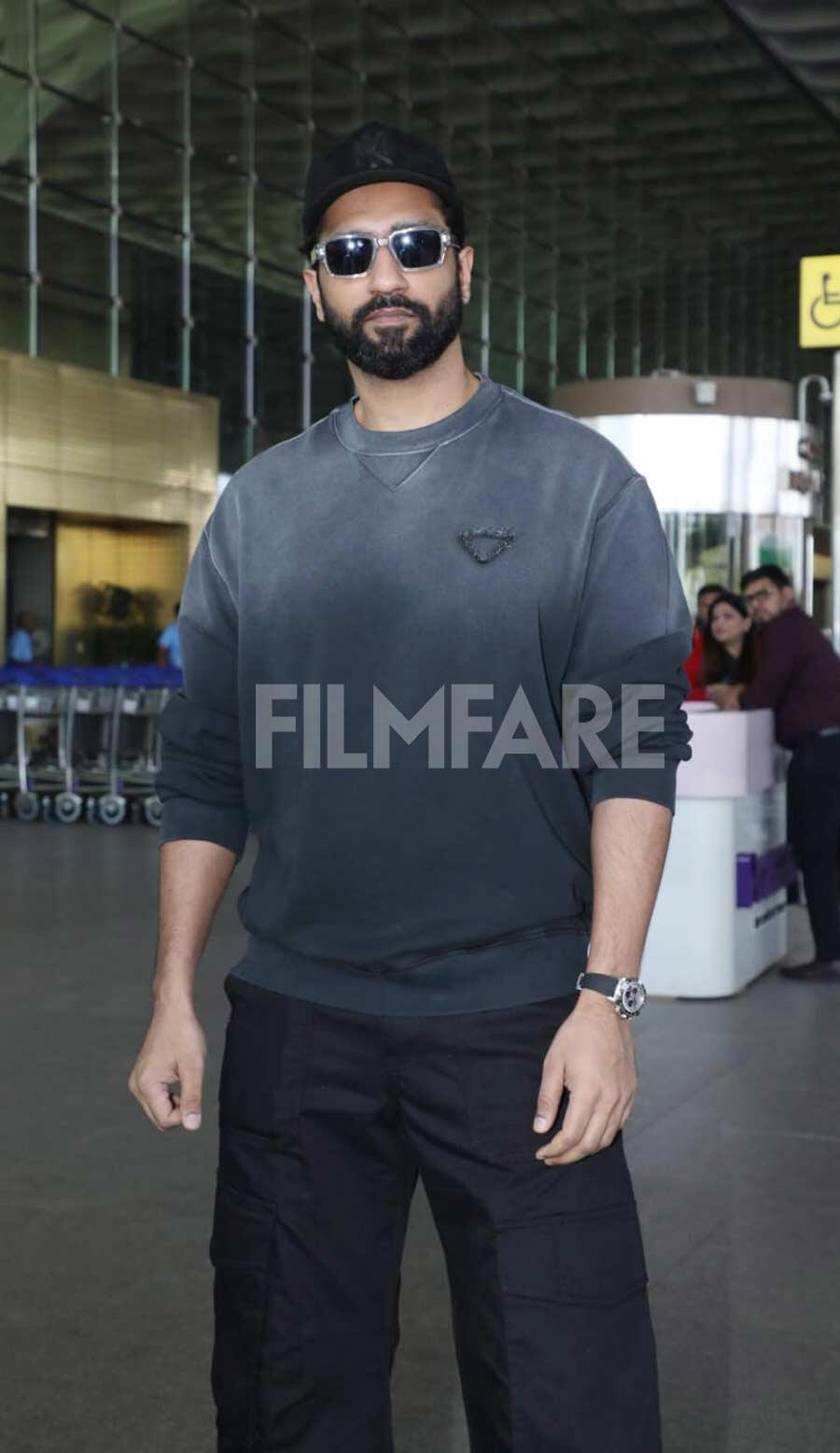 Photos: Vicky Kaushal's latest airport look is truly awesome