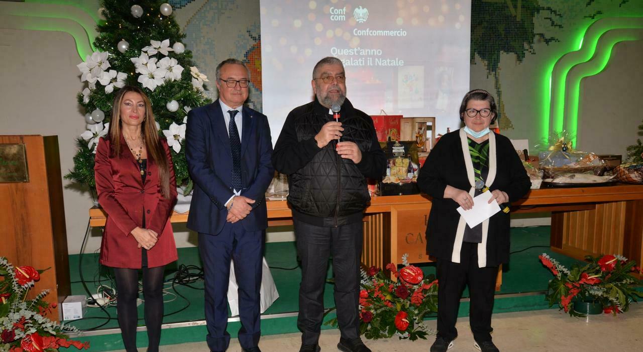 La Confcommercio compie 80 anni, la direttrice premia gli associati ...