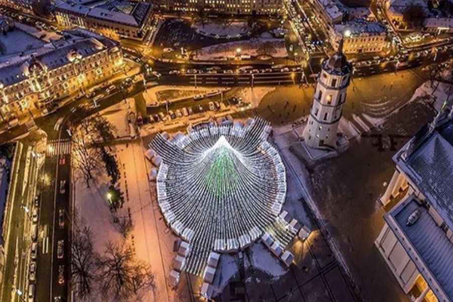 15 gorgeous Christmas displays from around the world
