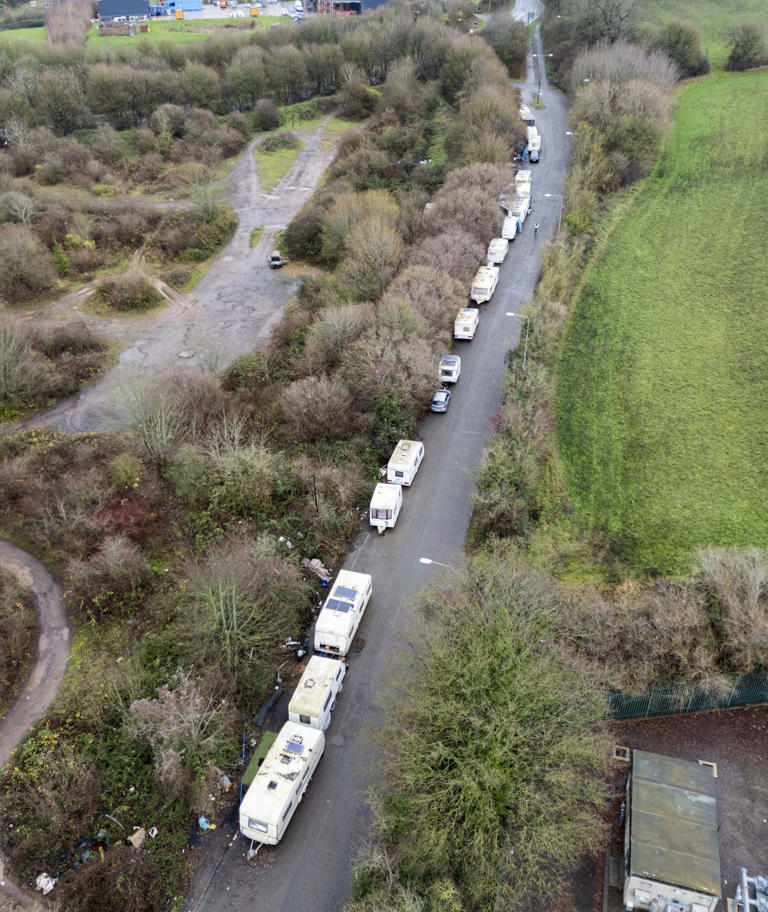 29 pictures of 'eyesore caravan city' littered with mattresses, chairs ...