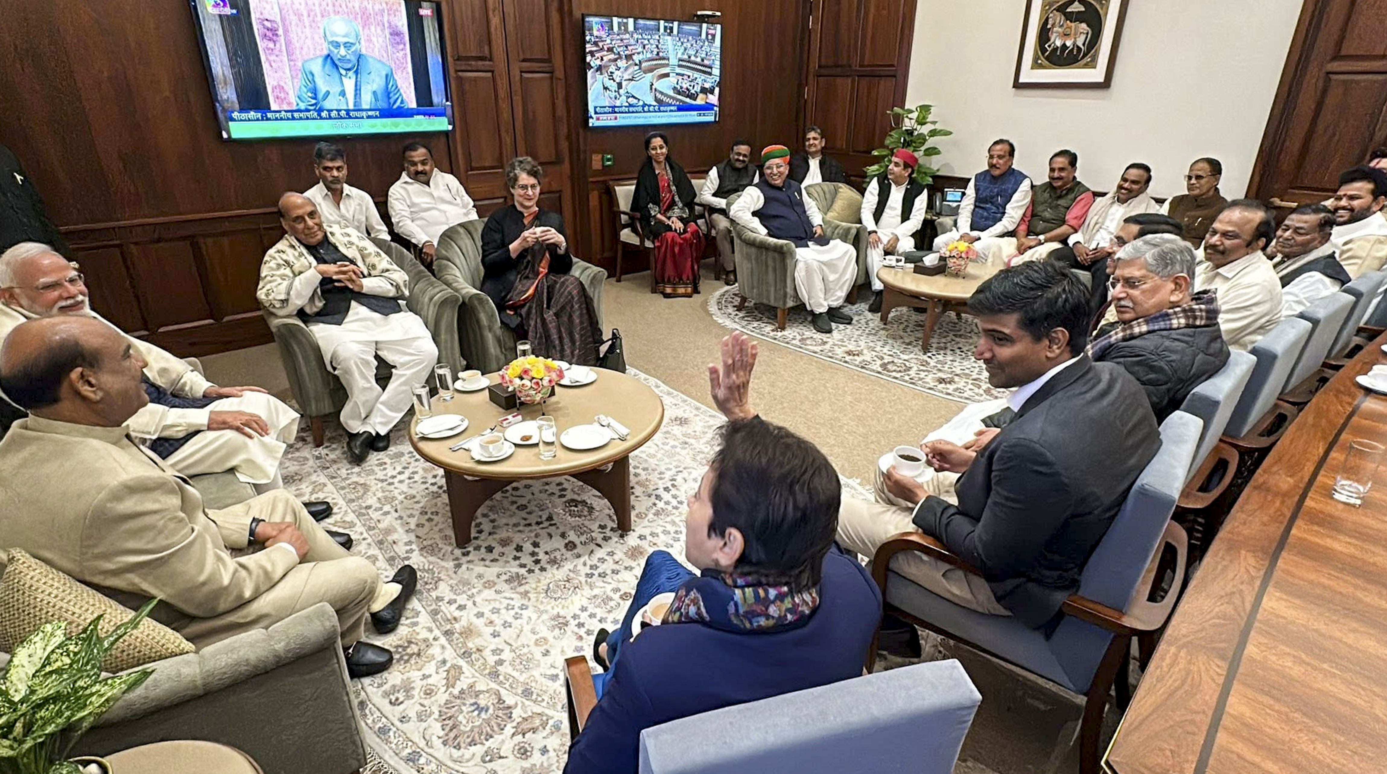 PM Modi, Priyanka Gandhi have friendly conversation at speaker's meet ...