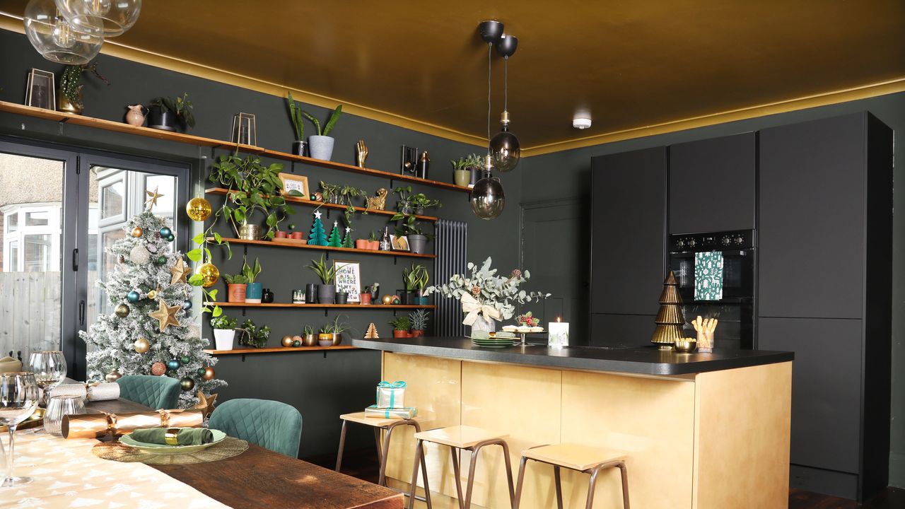 Is it socially acceptable to bring an air fryer to Christmas dinner ...