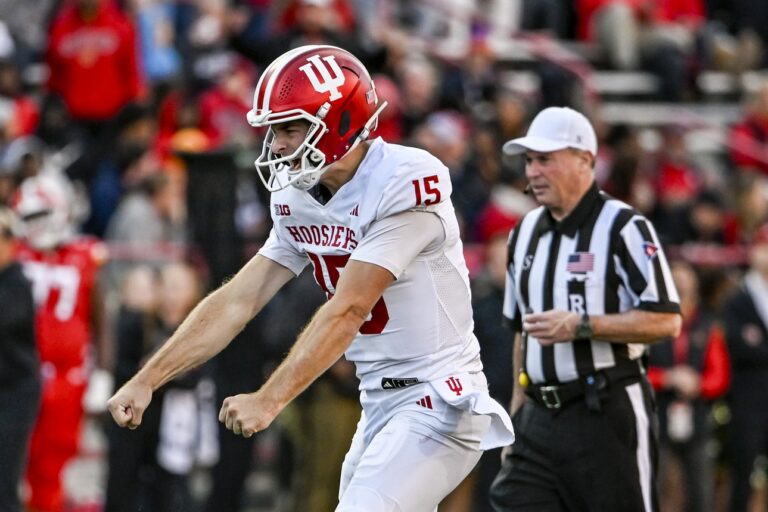 Ranking the college football’s 12 starting quarterback