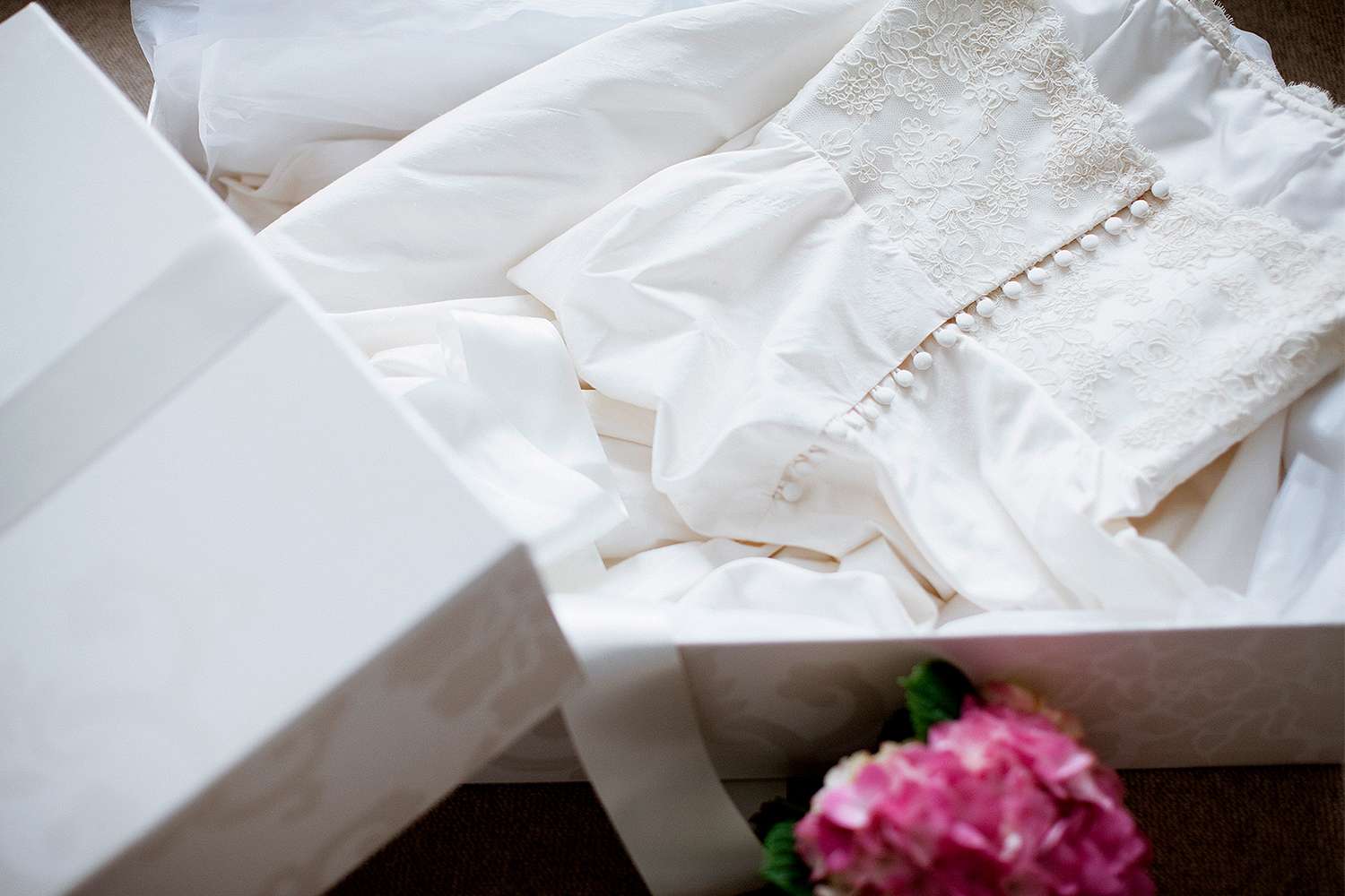 Bride-to-be gets incredible surprise after divorced woman decides to ...