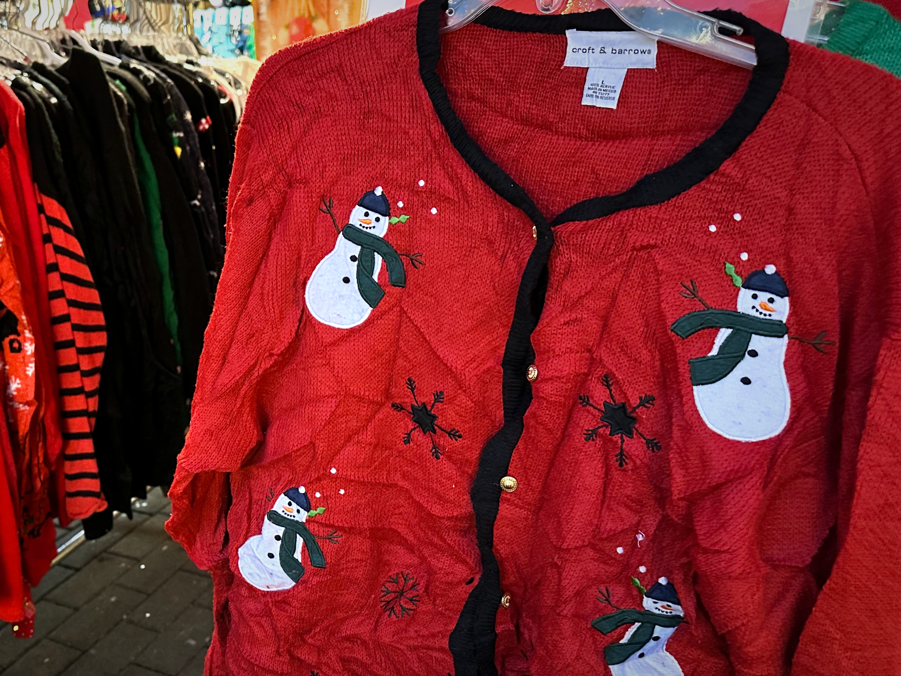 Le chandail « laid » de Noël, toujours aussi populaire?