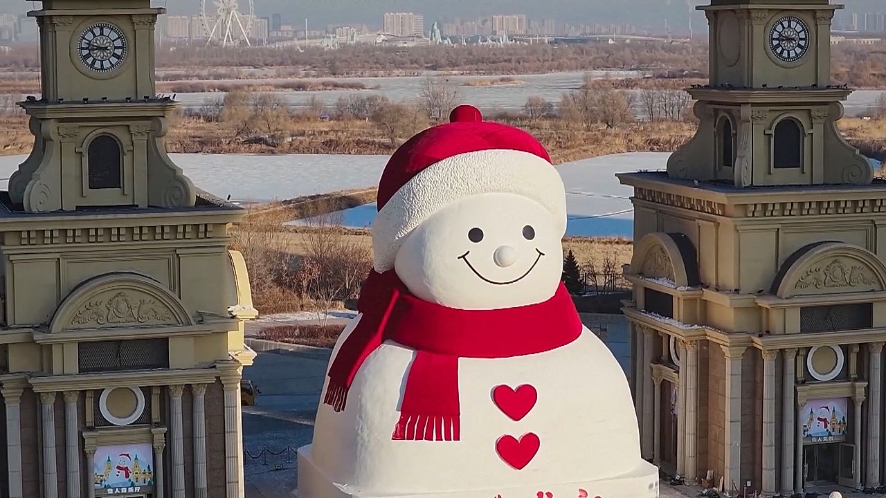Giant snowman returns to 'ice city' for winter season