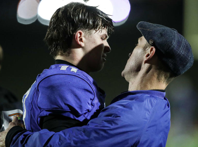 Jack Cannon of Holmdel is the NJ football player of the year for 2025