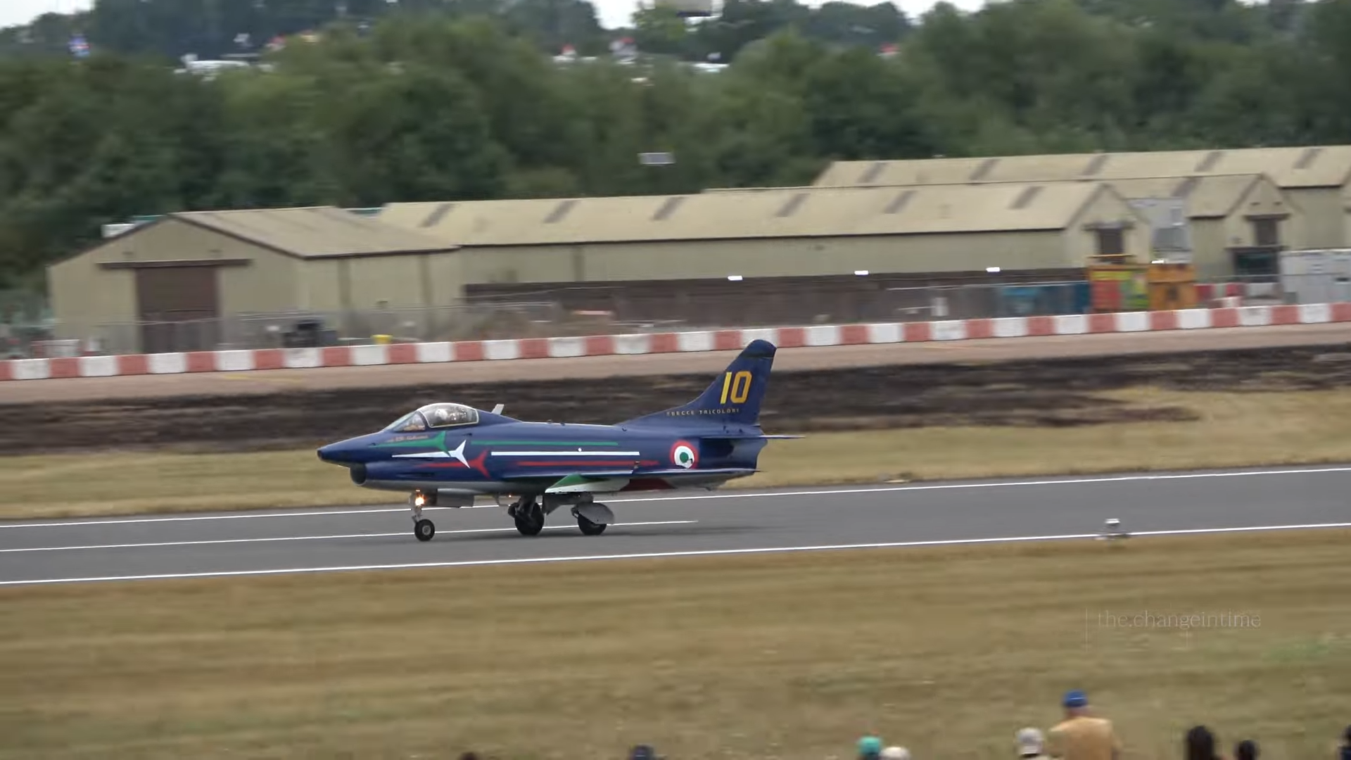 This unexpected flypast brought aviation history back to life