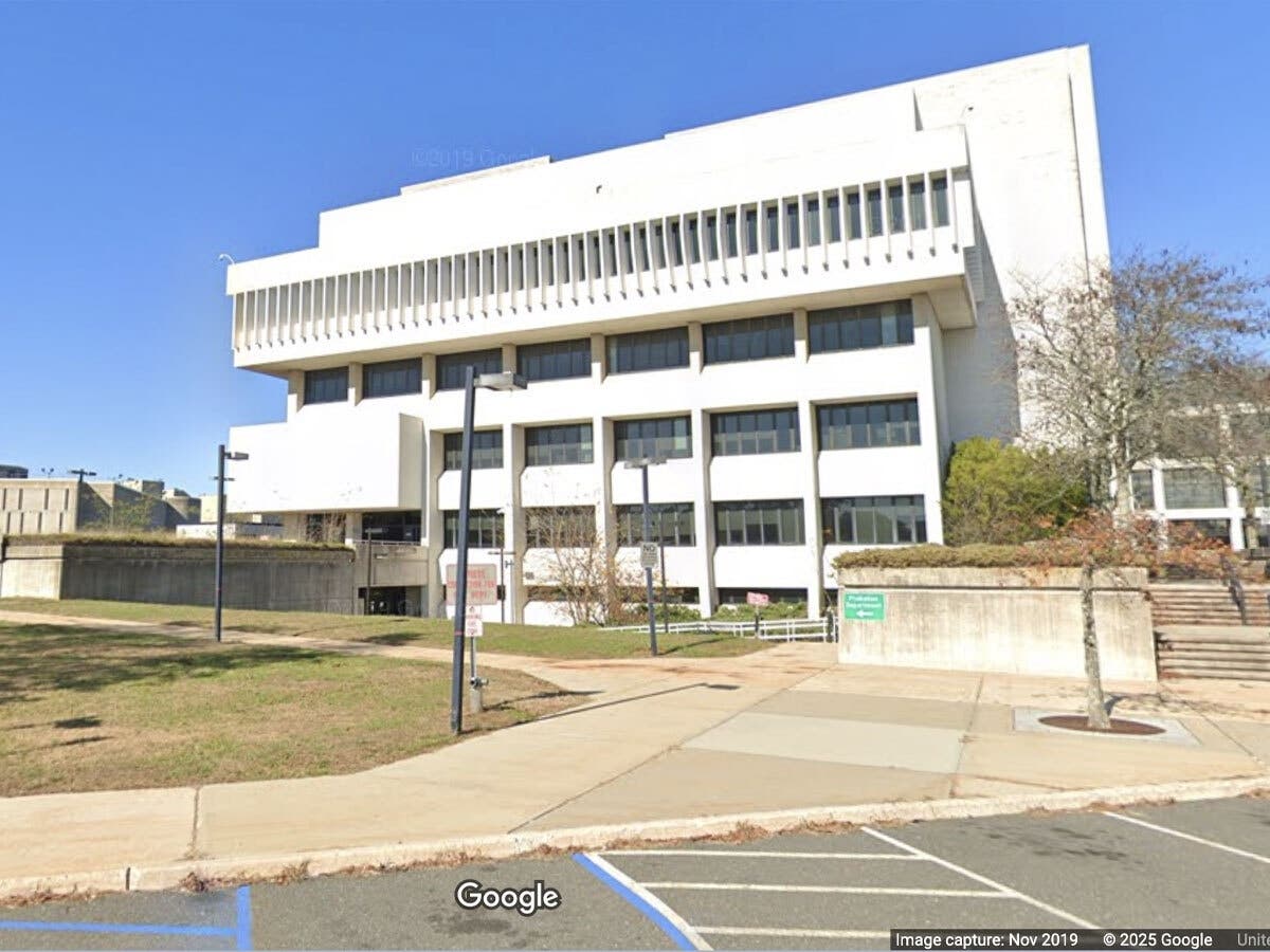 Woman gets 6-month jail sentence in West Babylon brothel operation ...