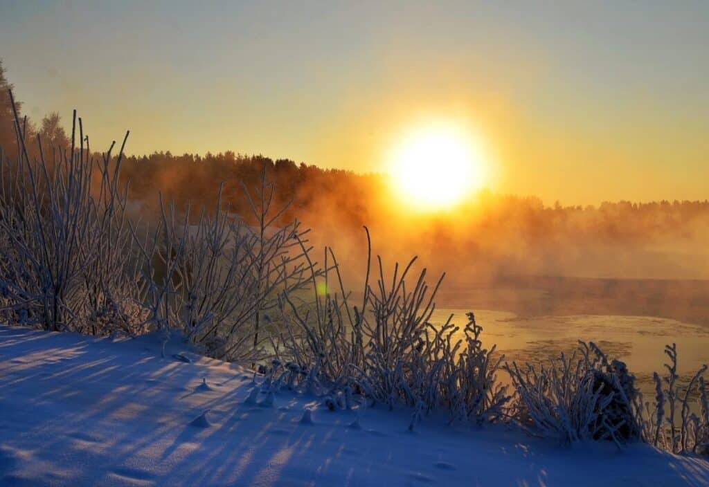 Winter solstice celebrations light up the world's longest night