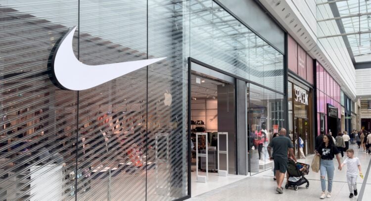 Nike stock (NKE) sells off 10% as analyst warns 'turnarounds take longer'