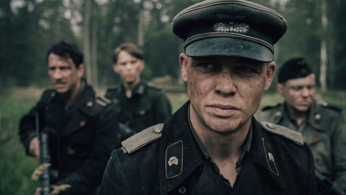 Hauptdarsteller aus Stahl: So beklemmend ist Dennis Gansels Panzer ...