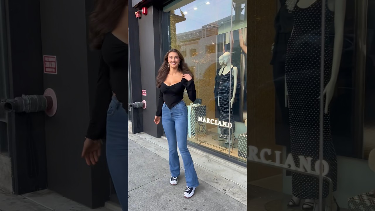 Want to go shopping with me? #guess #fashion #fashionable #shorts #model