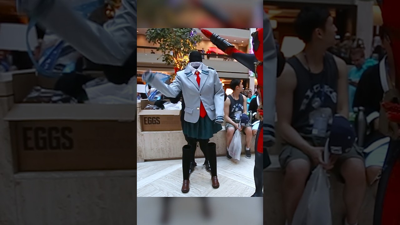 Deadpool meets Toru Hagakure aka Invisible Girl in pure confusion