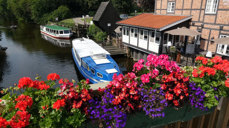 Die grüne Stadt am Meer: Fachwerk und Natur an der Küste