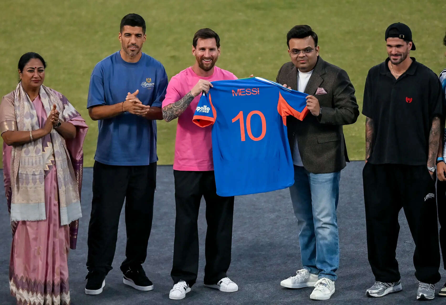 Lionel Messi's visit shows India loves football icons — just not Indian ...
