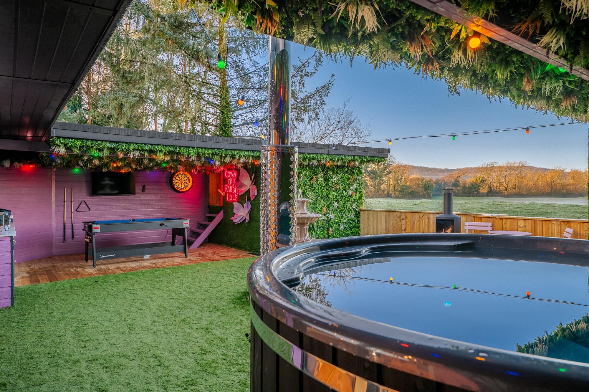 Enchanting adults-only glamping pod opens near Lancaster complete with ...