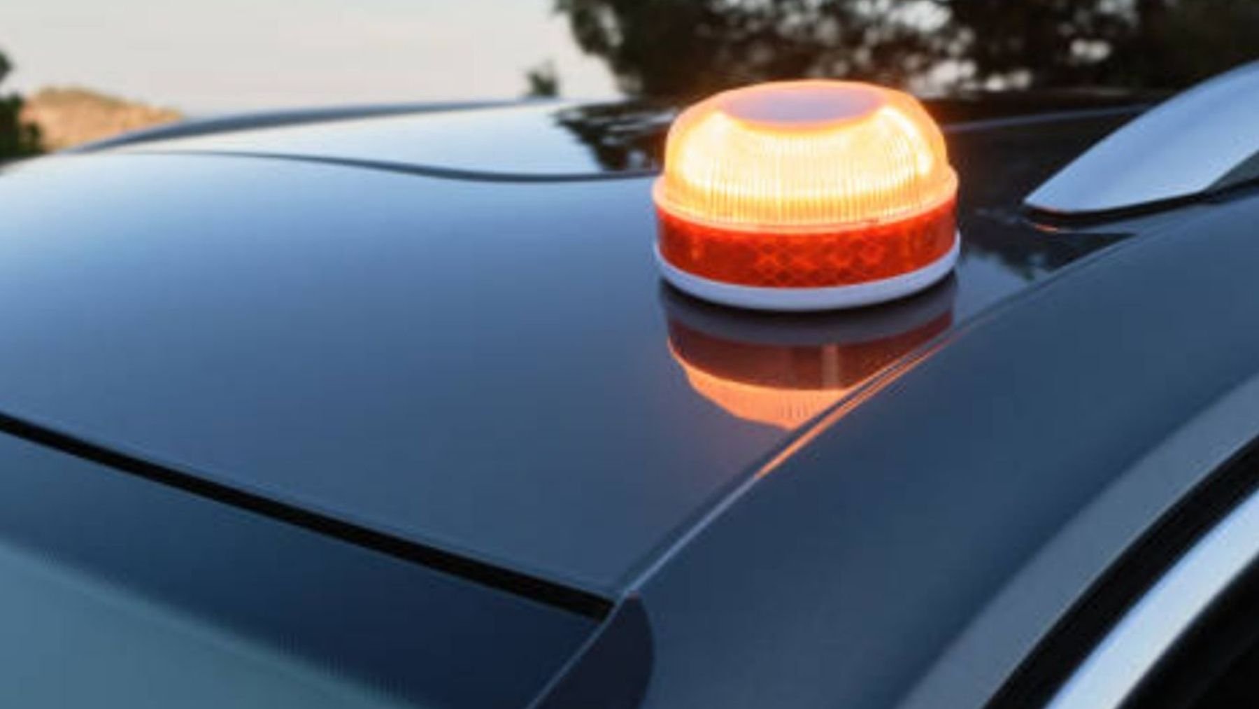 Ni la luz V16 ni los triángulos: la novedad de la DGT que llega a ...