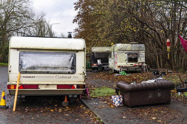 29 pictures of 'eyesore caravan city' littered with mattresses, chairs ...