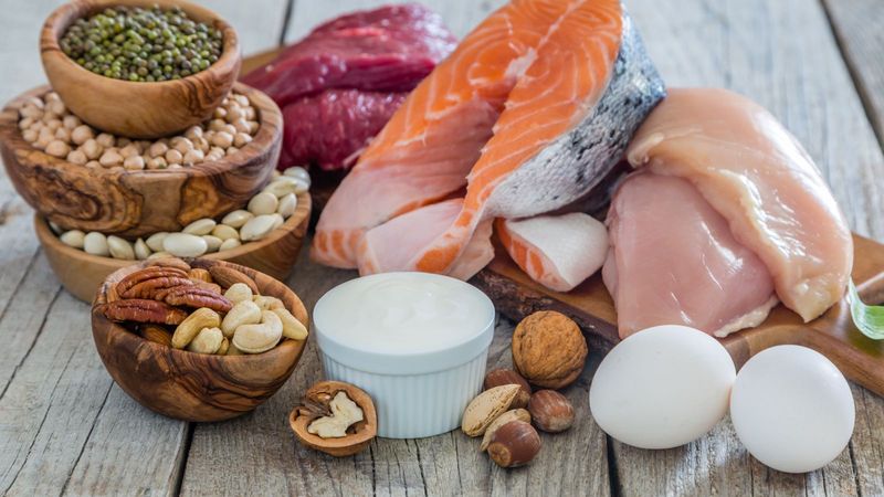 Healthy eating habits to maintain balance in your 40s