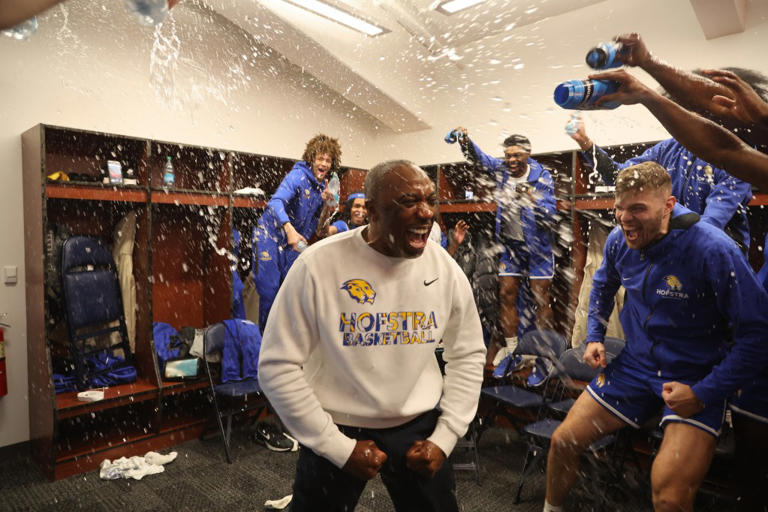 Hofstra vying to be 'the hunted' after stunning Syracuse upset ...