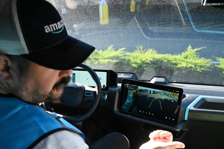 Amazon is selling a $50 weighted workout vest for only $29 in the new year