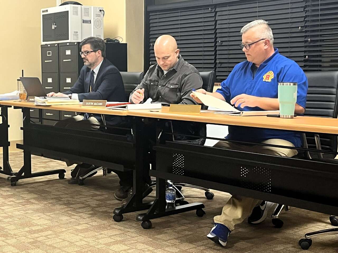 Roxana School Board unanimously appoints Craig Harris to vacant seat ...