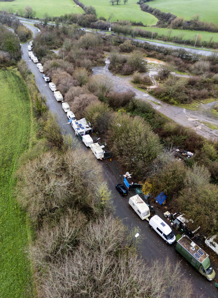 29 pictures of 'eyesore caravan city' littered with mattresses, chairs ...
