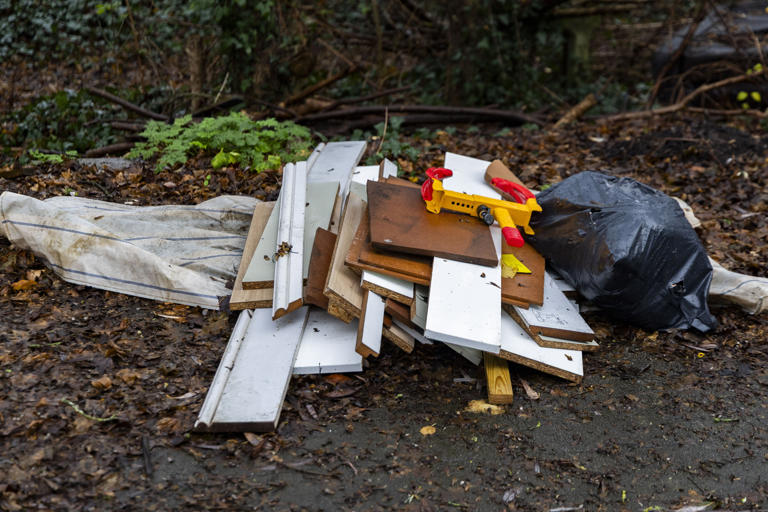 29 pictures of 'eyesore caravan city' littered with mattresses, chairs ...