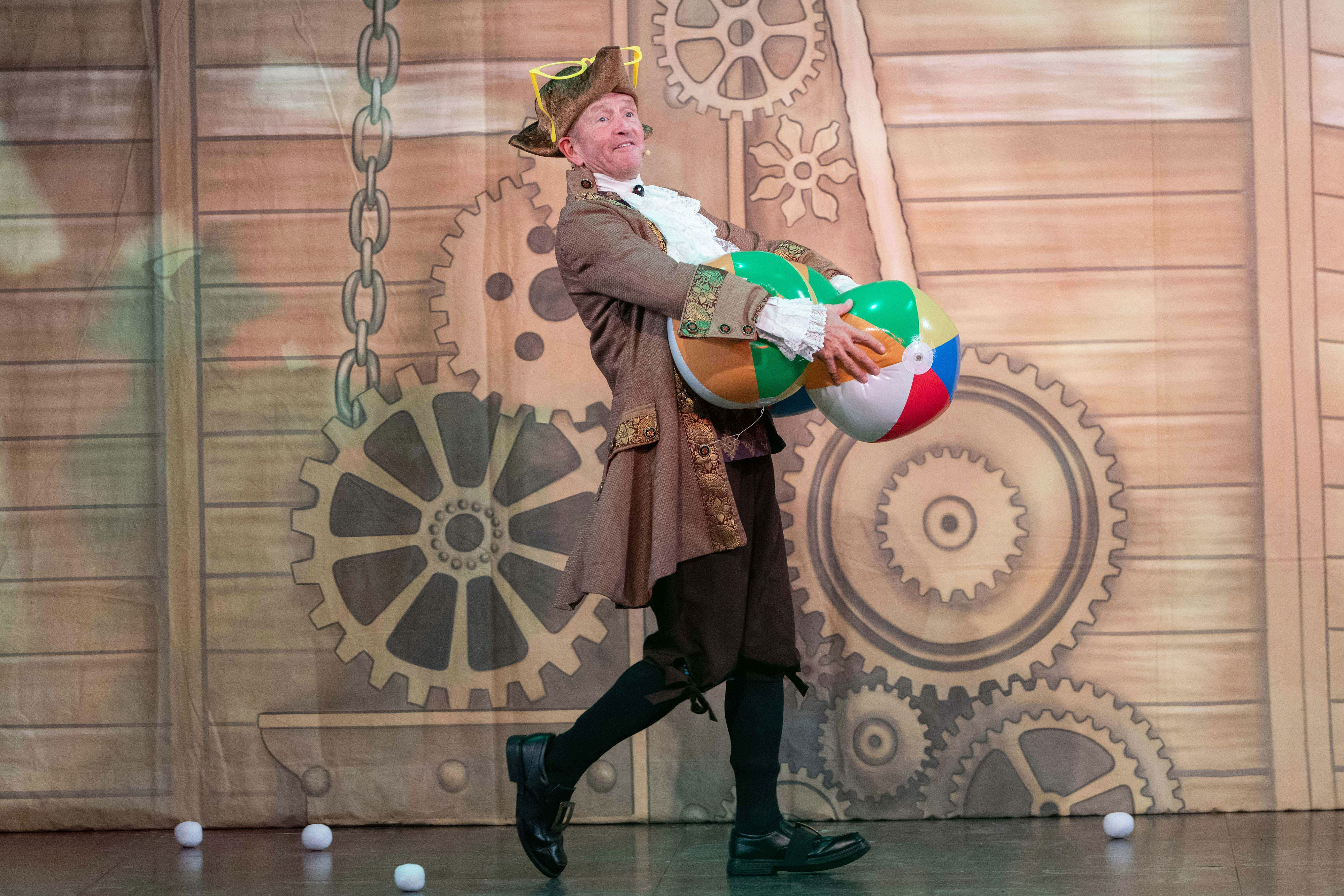 ‘Eddie the Eagle’ opens up on swapping Olympic ski slopes for panto